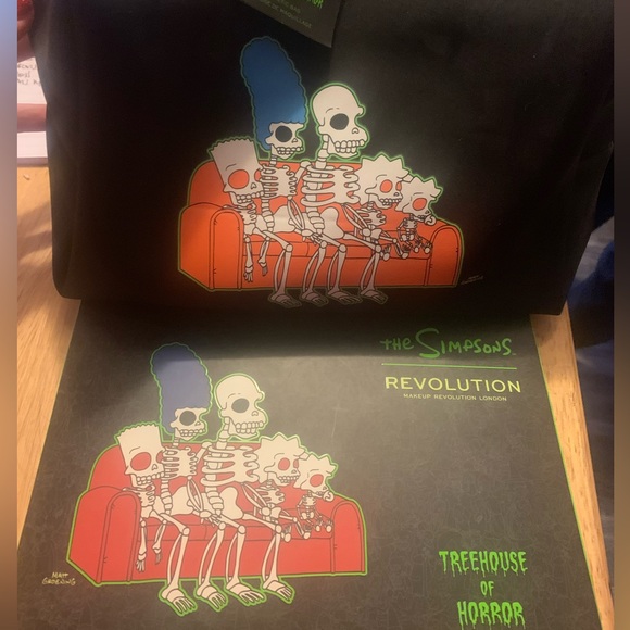 Revolution | Makeup | The Simpsons Revolution Makeup Bag And Shadow ...